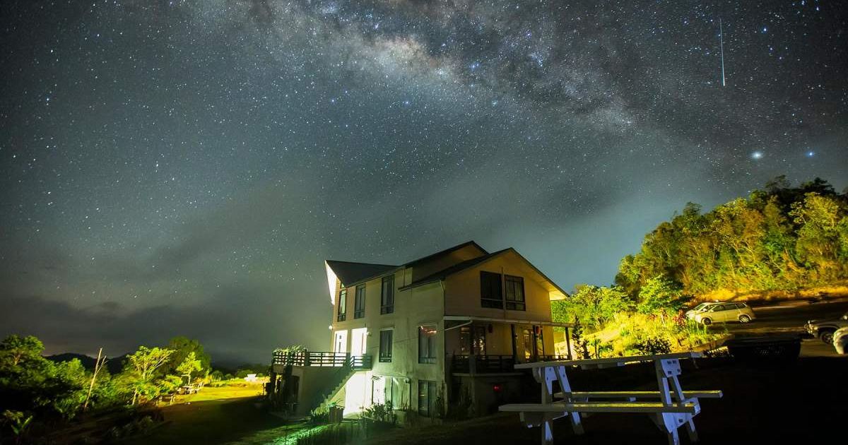 Doorbell Camera Captures Rare Video of a Meteorite Crashing Into Earth ...