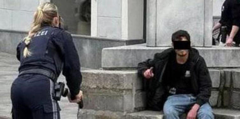 Hier grinst der Amokläufer nach der Tat