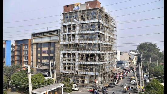 Ludhiana: Why no action against ‘illegal’ building, ask residents Ludhiana: Why no action against ‘illegal’ building, ask residents