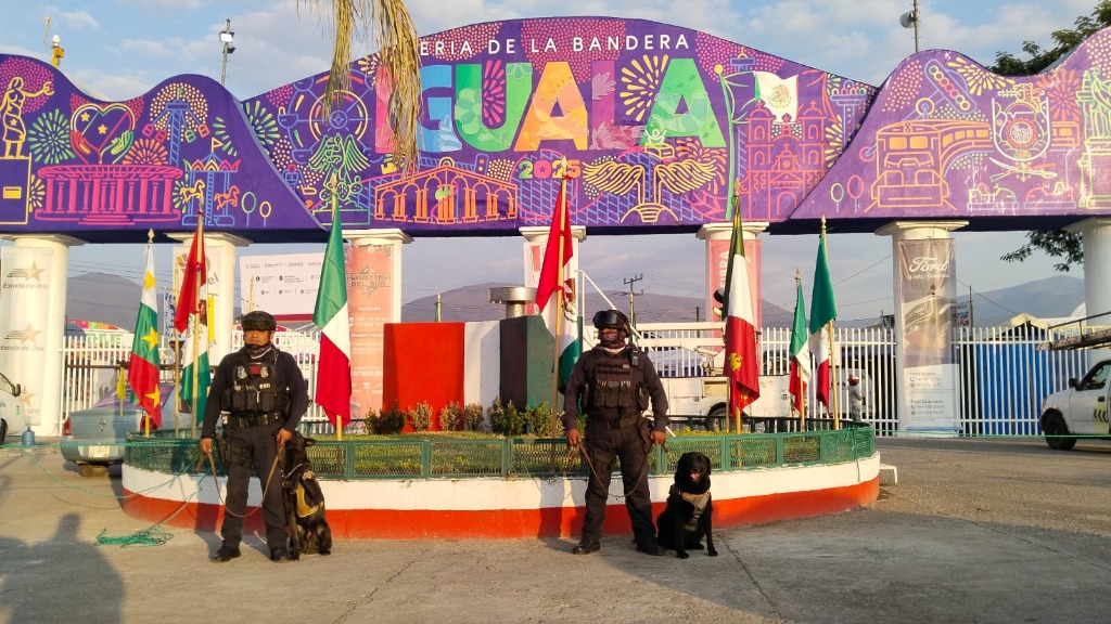 Fuerzas Armadas vigilan la Feria de la Bandera en Iguala