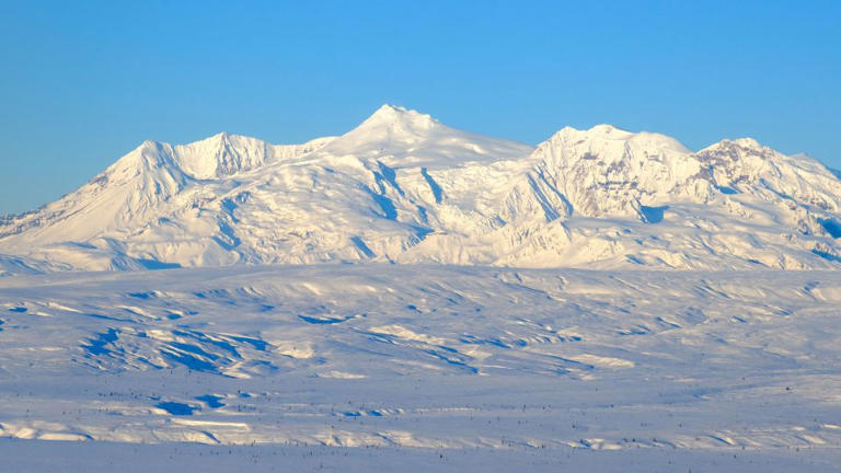 An eruption is possible at Alaska’s Mount Spurr. What we know about the ...