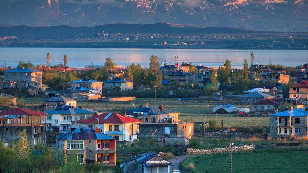 Turquie: le maire pro-kurde de Van évincé sur fond de discussions de ...
