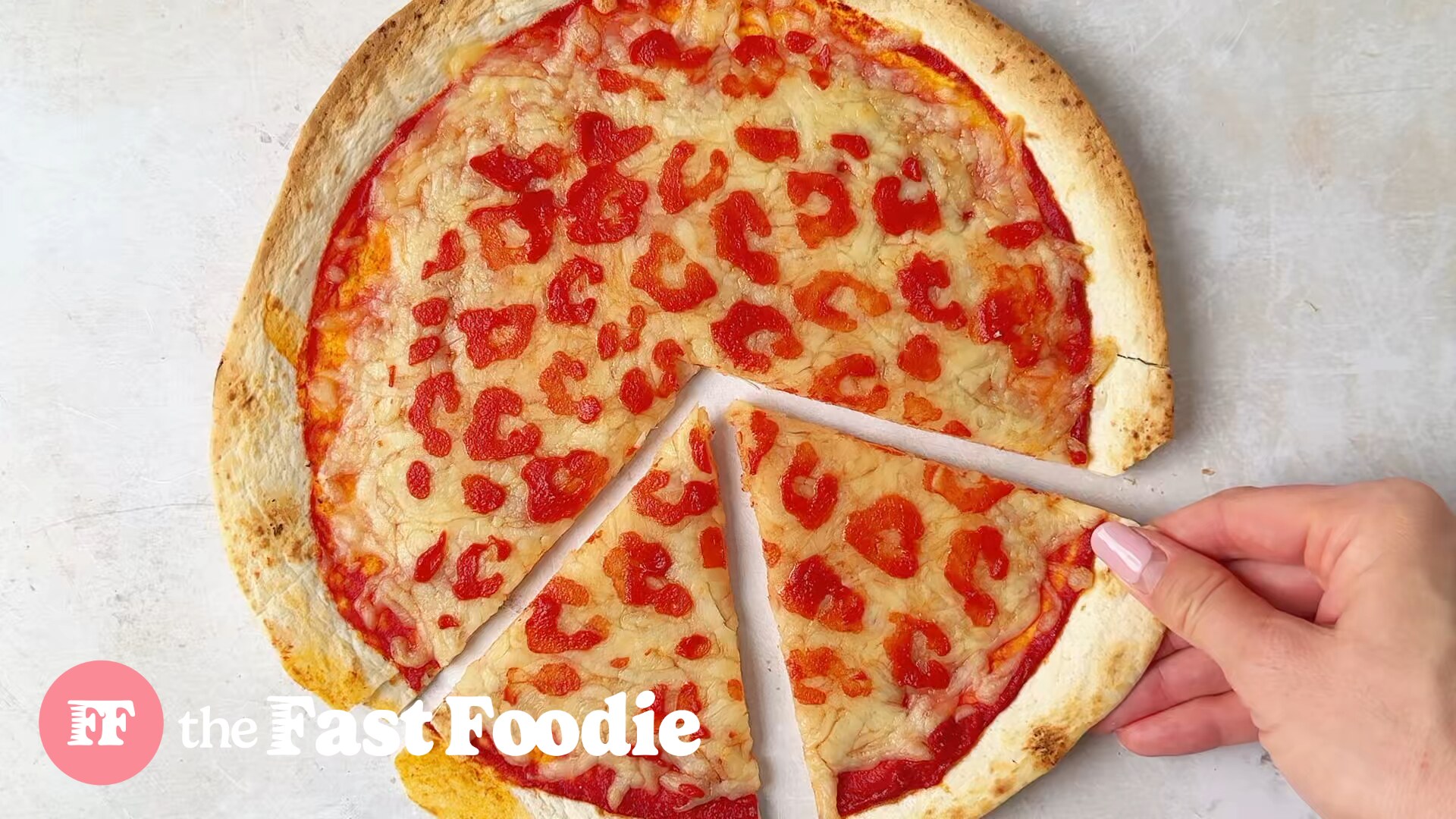 Pizza léopard, une version amusante et facile d'un classique