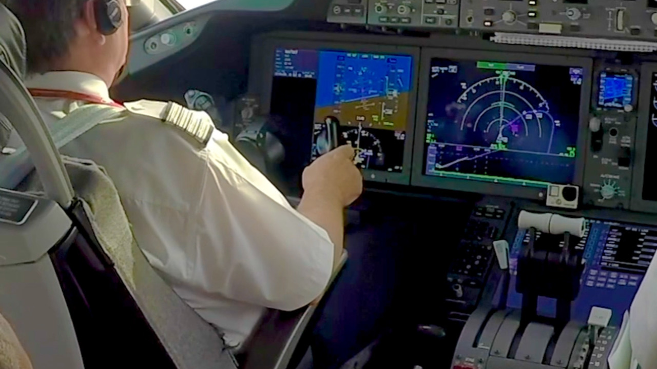 Boeing 787-9 takeoff at Stockholm | Just Planes