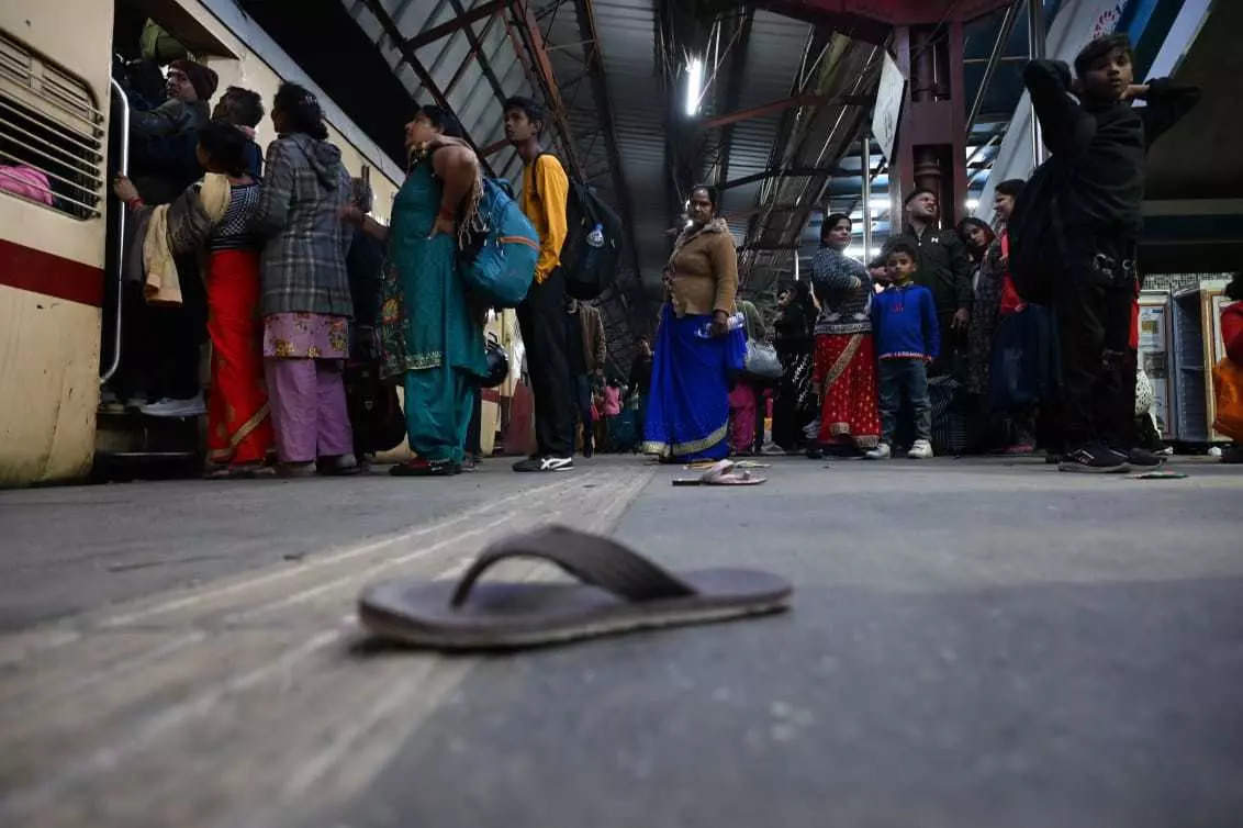 Scattered slippers, Torn bags: Haunting aftermath of New Delhi Railway ...