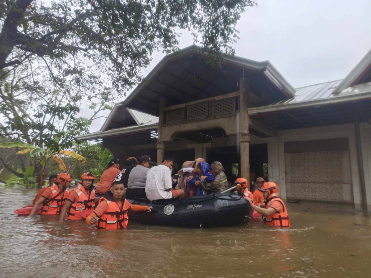 Floods affect over 100K residents in Palawan, Oriental Mindoro
