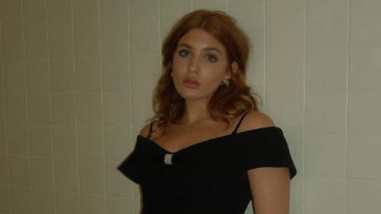 Sophie Nelisse REACTS to Shauna And Melissa’s ‘Scary’ Kiss Scene in ...