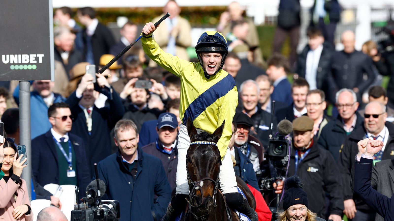 Jockey Michael O'Sullivan dies aged 24 after fall in race