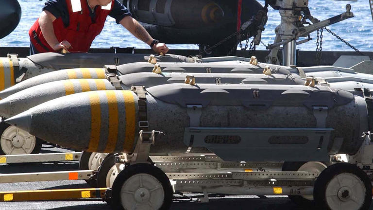 Statek z USA przybył do Izraela. Na pokładzie ciężkie bomby lotnicze