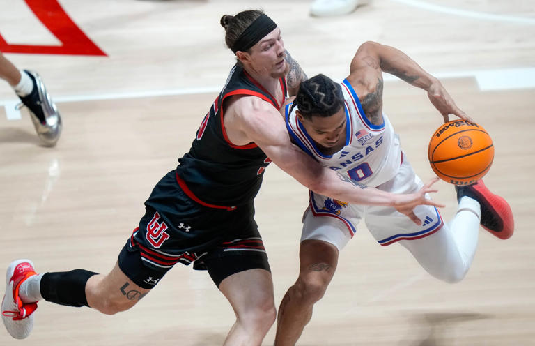 Runnin’ Utes guard Gabe Madsen breaks a Utah record in win over No. 17 ...