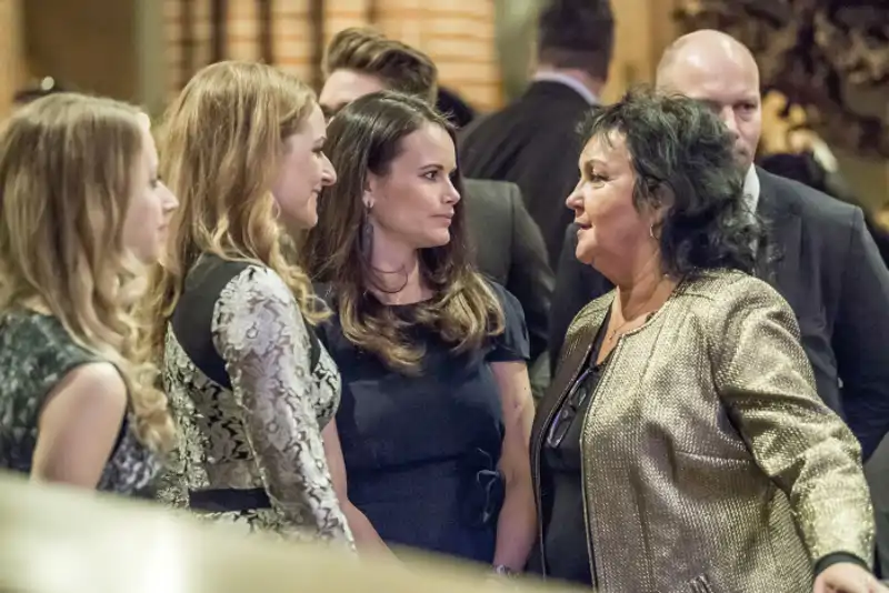 Conoce a Lina y Sara Hellqvist: las desconocidas hermanas de Sofía de ...