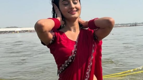 Maha Kumbh: Gamer Payal Dhare, who met PM Modi last year, takes dip in ...