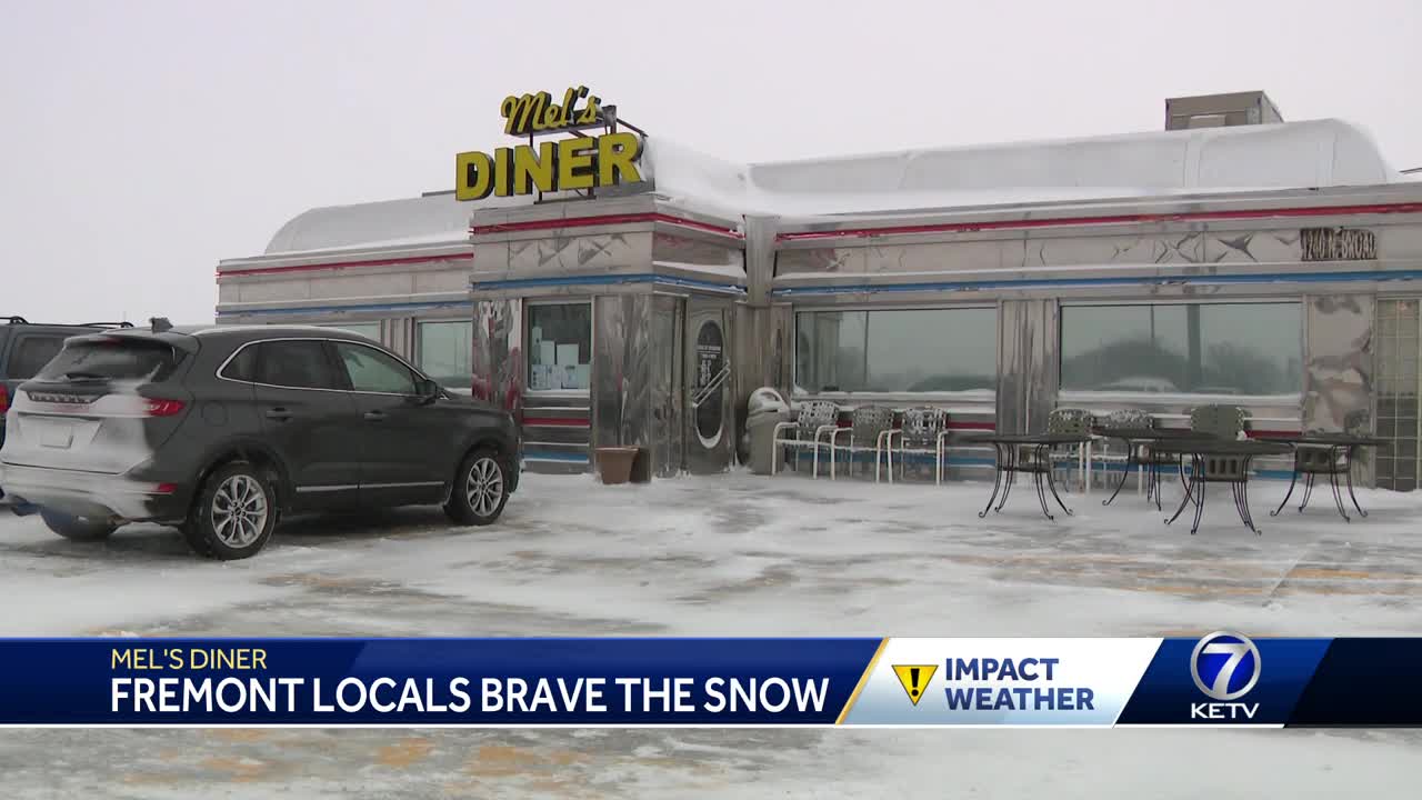 Fremont local brave the snow to go to Mel's Diner