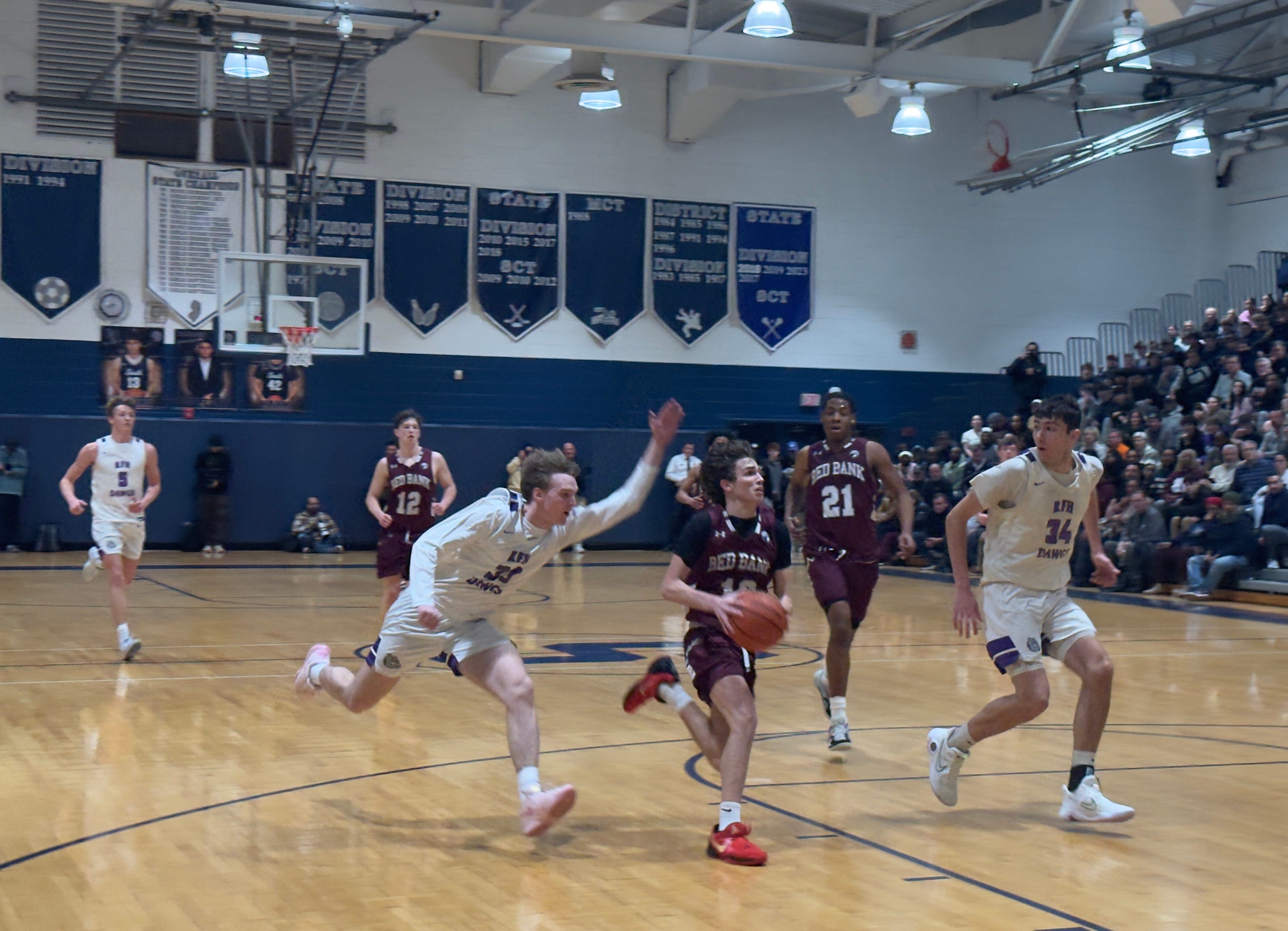'It's pretty electric': Third time the charm as Rumson boys basketball ...