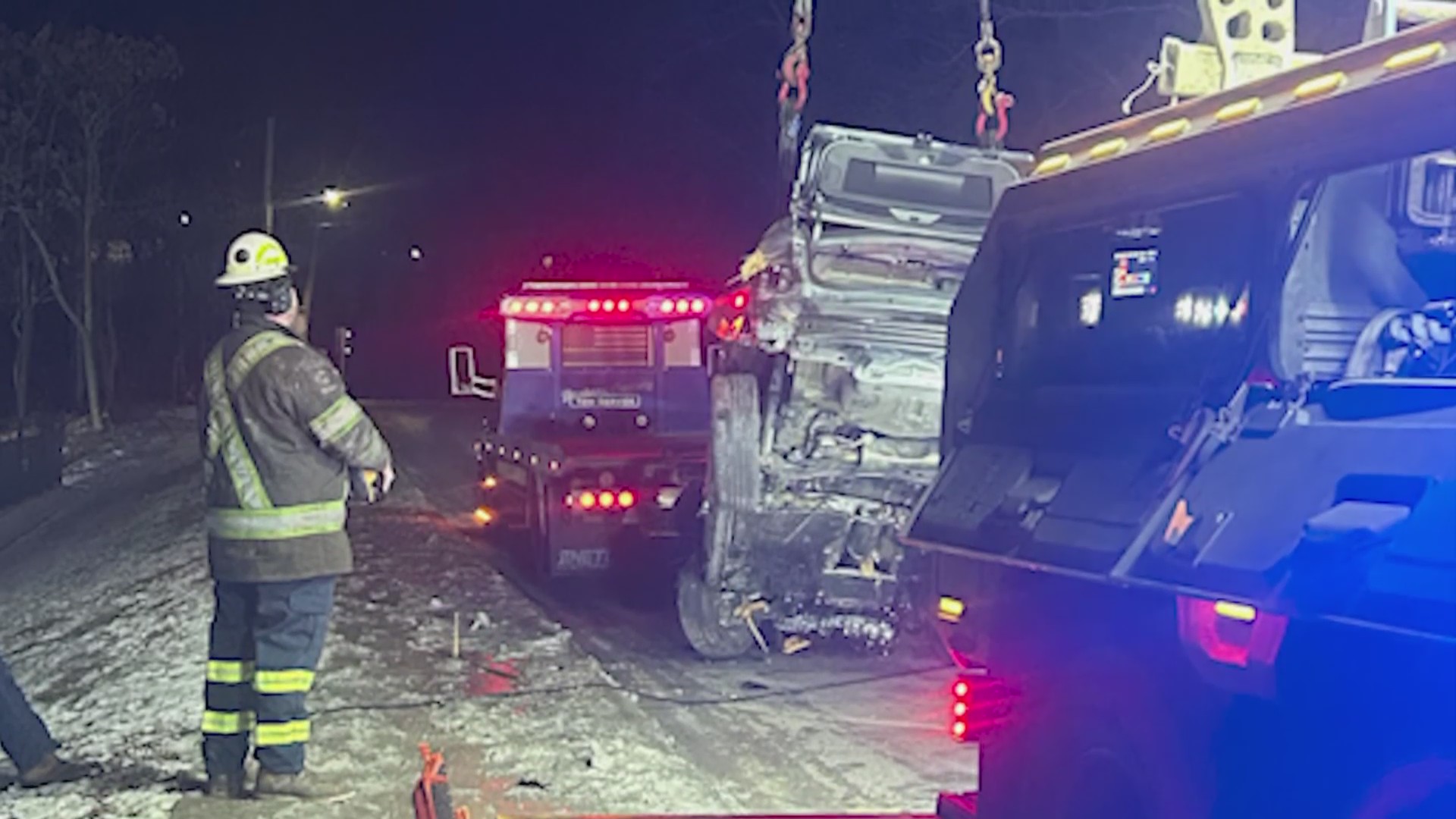 Car crashes into roof of Veterans Association building in Excelsior Springs
