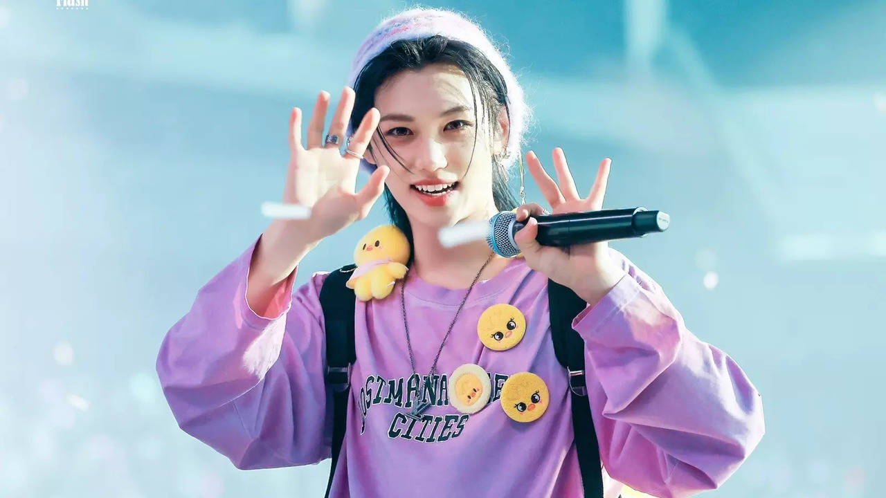 Stray Kids' Felix Gets Into Car Accident With Bus, Agency Gives Health ...