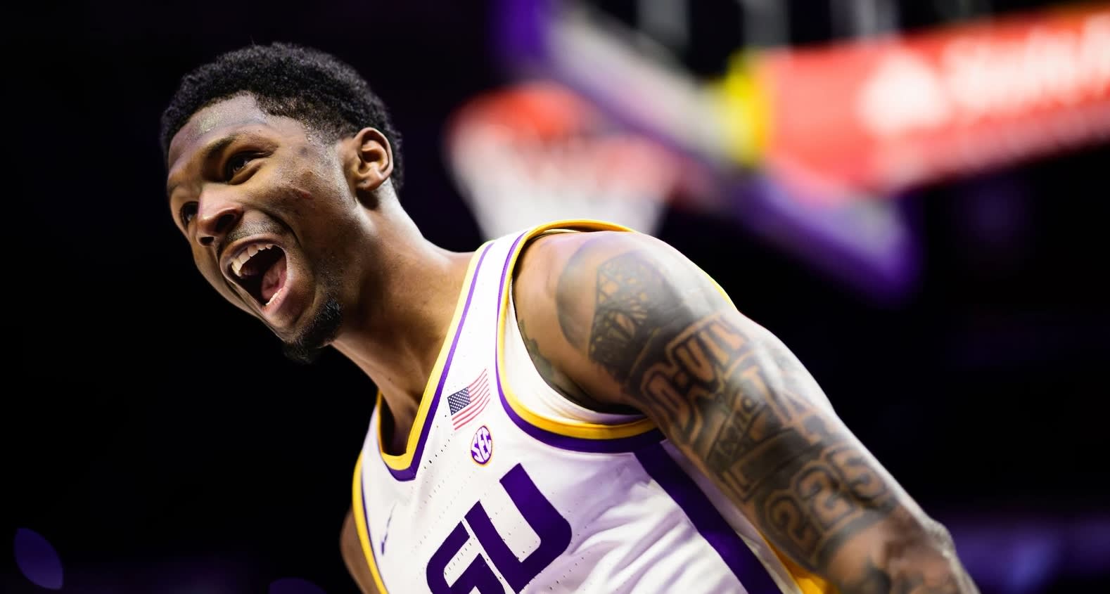 Carter’s heroics lead LSU in late rally past Oklahoma, 82-79