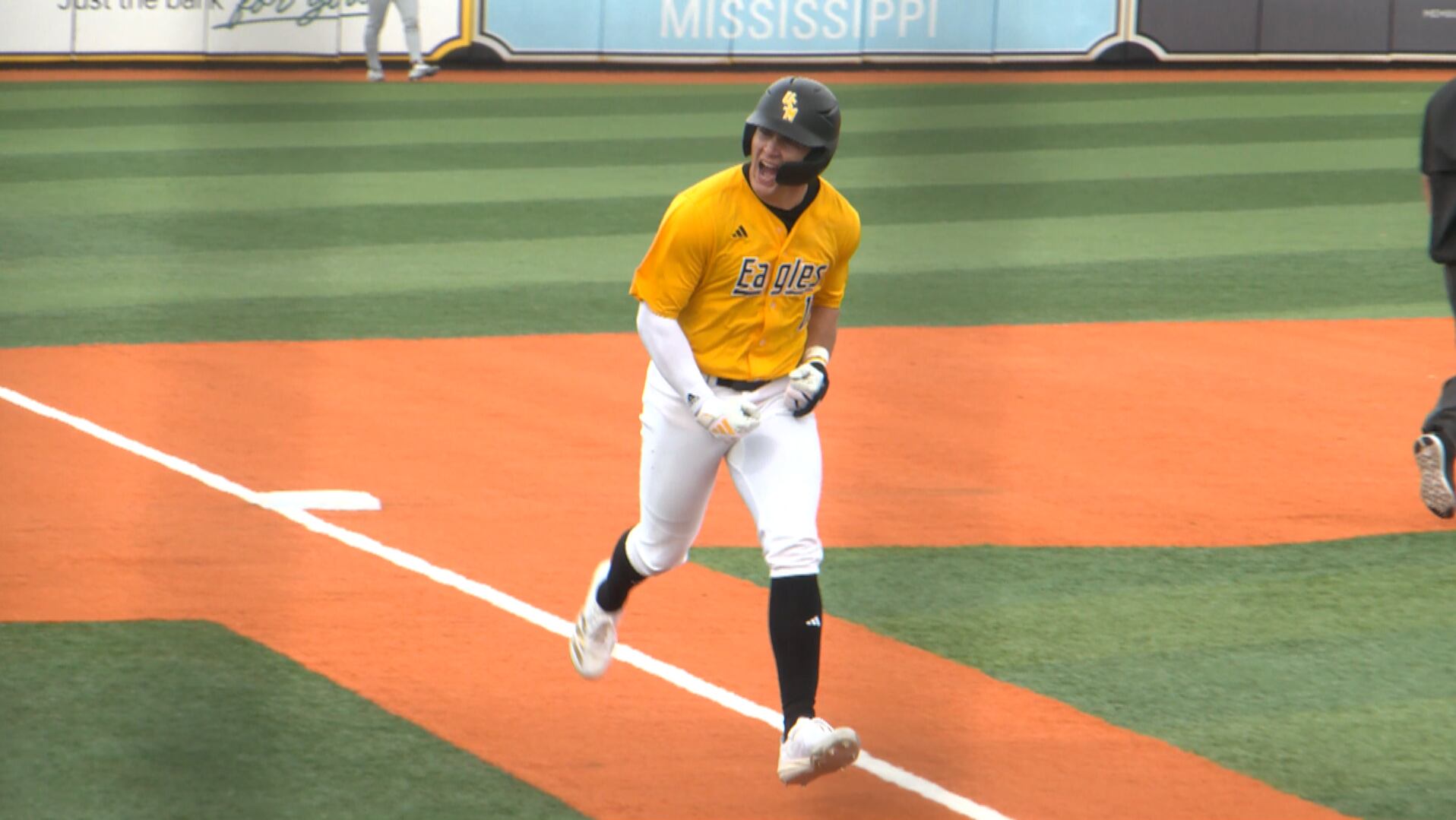 USM sweeps baseball doubleheader in diametrically opposed fashion