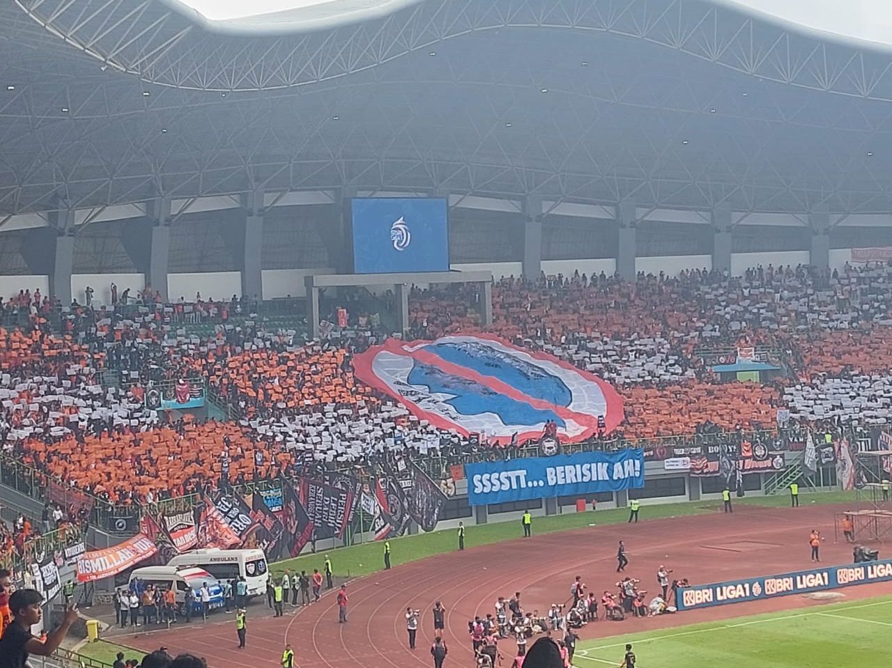 Duel Klasik Persija Vs Persib Diwarnai Koreo Apik The Jakmania, Ada ...