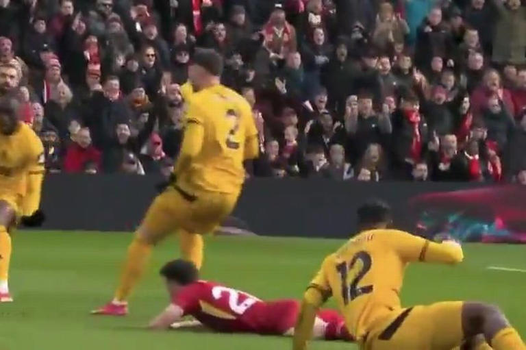 Premier League issue statement as Diogo Jota produces 'worst dive of all time'