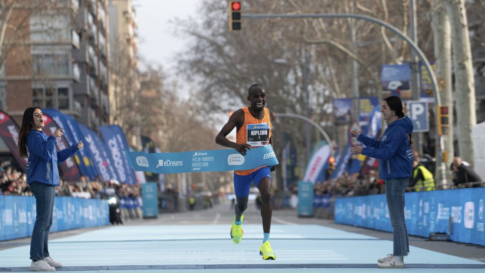 Ugandan runner Jacob Kiplimo completes first ever sub-57 minute half ...