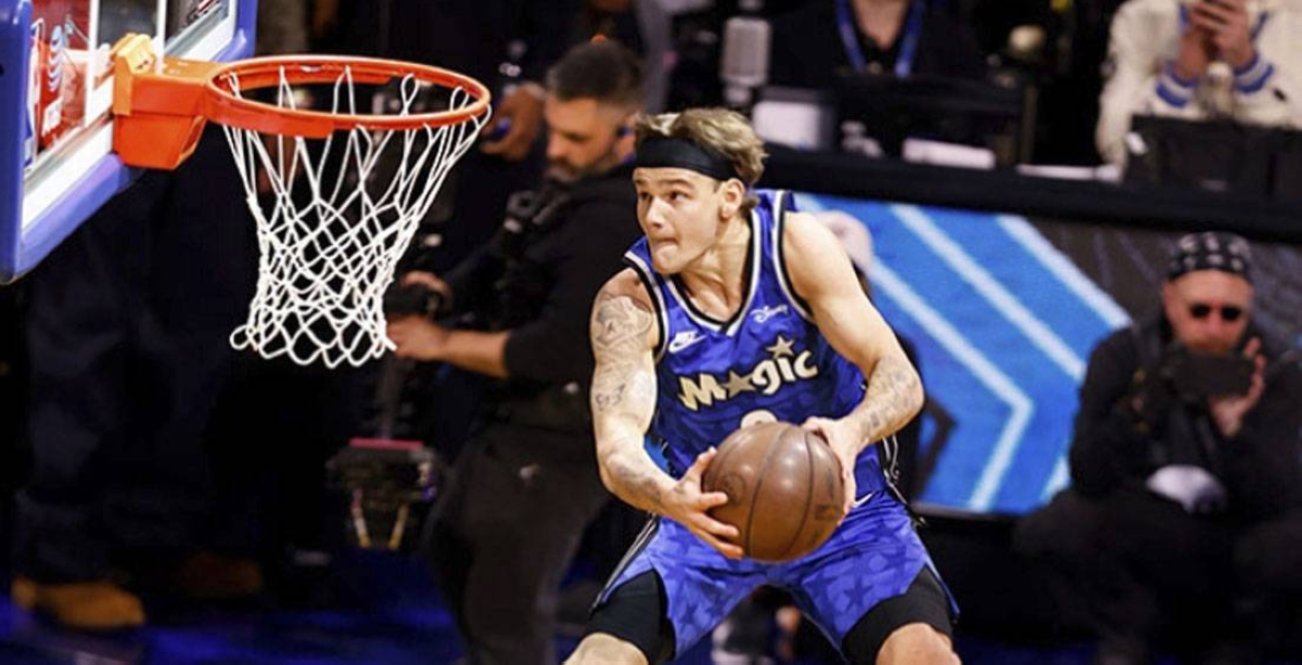 McClung retains Slam Dunk title