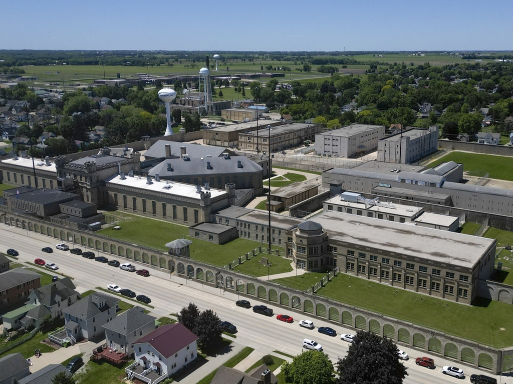 Wisconsin governor floats plan to close 19th-century prison and ...