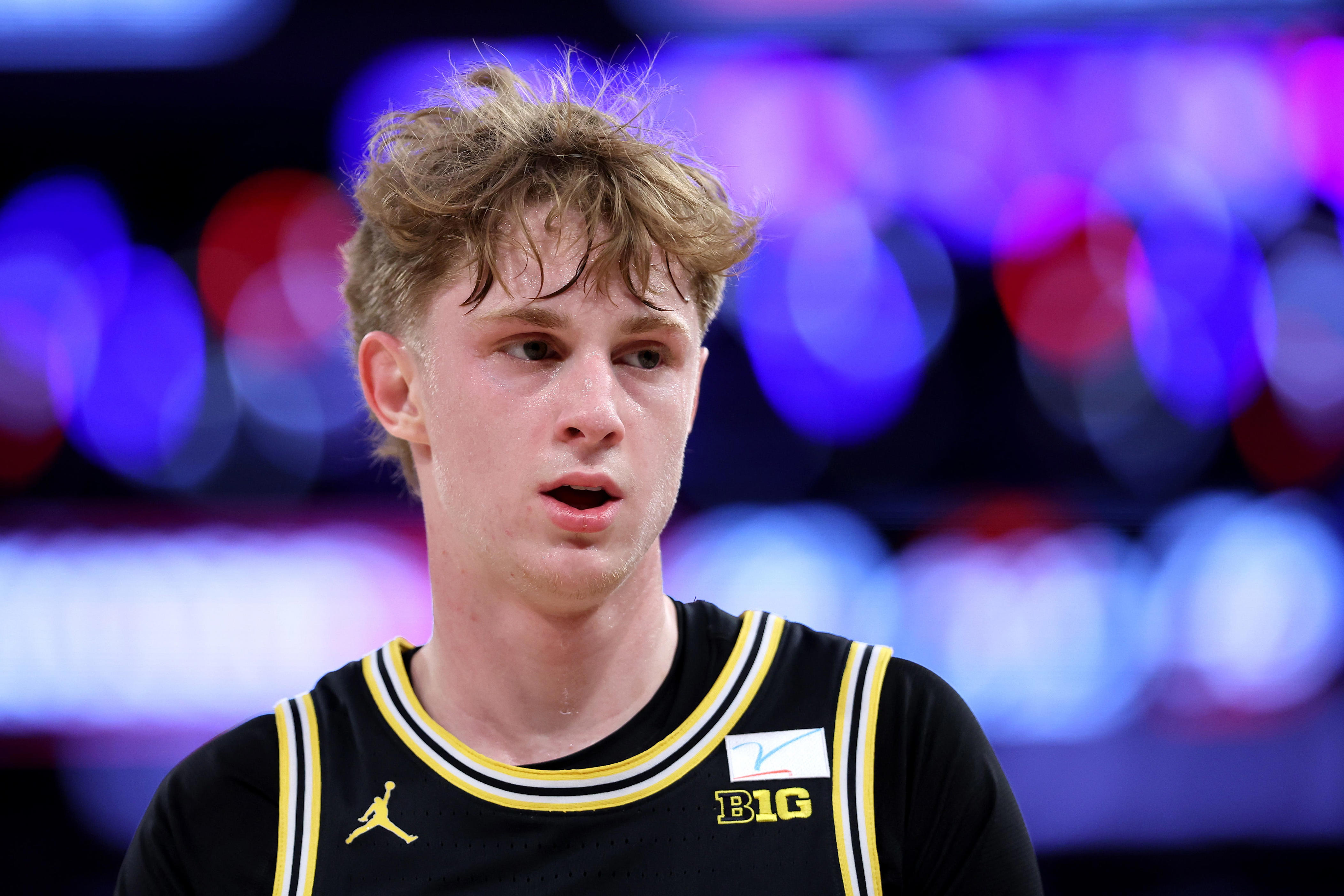 Michigan basketball sharpshooter Sam Walters out with injury vs Ohio State