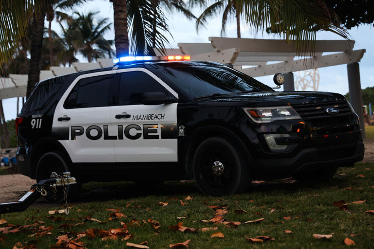 Police increasing security at synagogues in Miami Beach after deadly ...