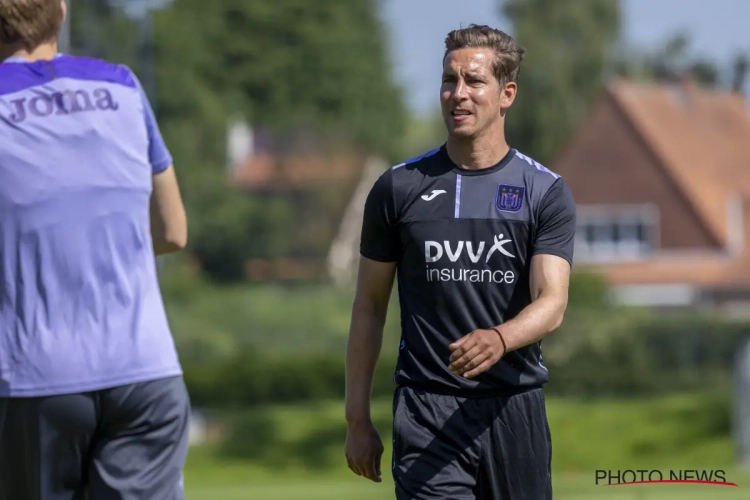 Coen prijst opkomend talent voor zijn kans bij de hoofdmacht van RSCA ...