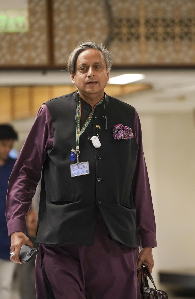 Shashi Tharoor clarifies he praised Kerala's startup growth, not CPI(M ... Shashi Tharoor clarifies he praised Kerala's startup growth, not CPI(M ...