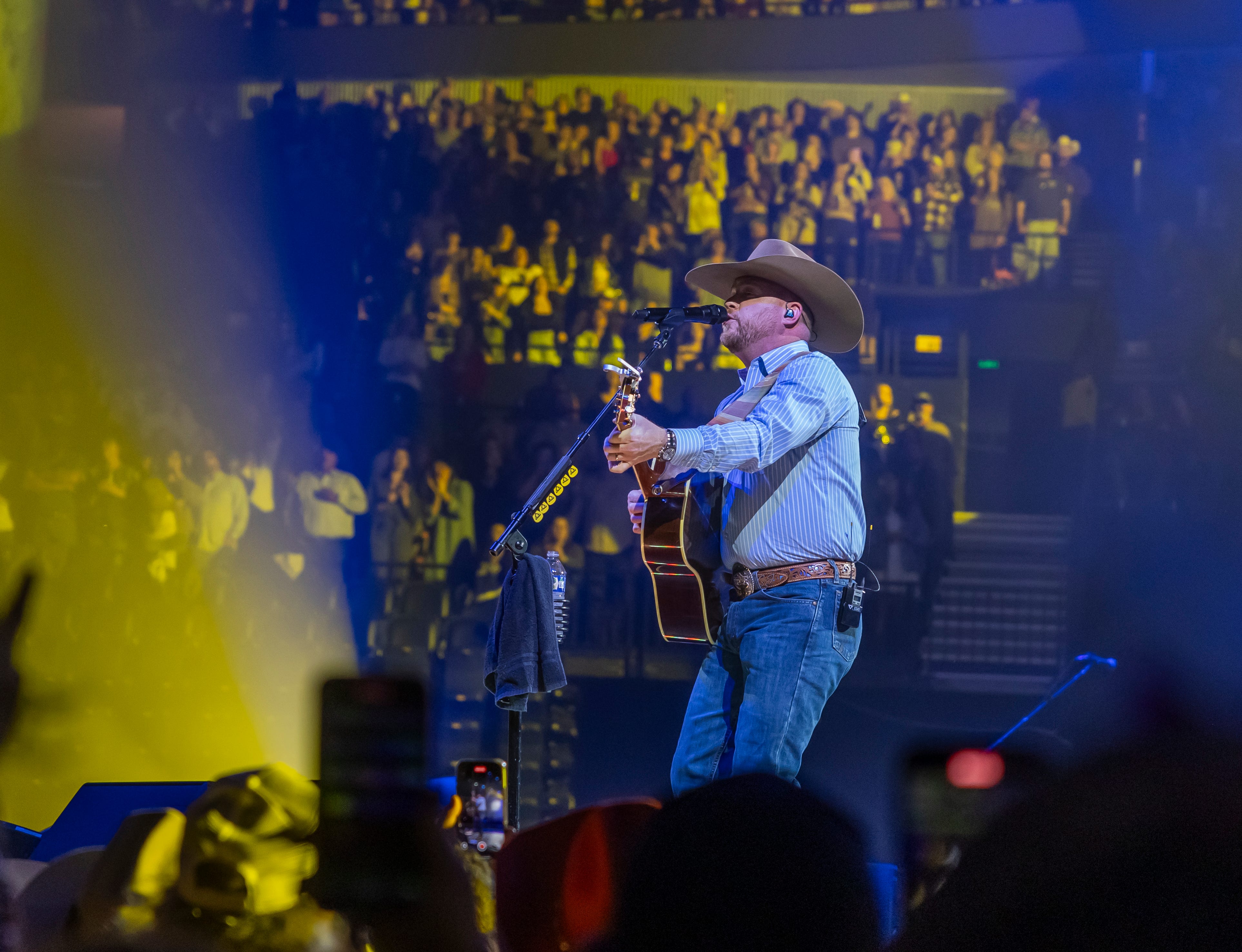Country artist Cody Johnson bringing 'Leather Deluxe Tour' to Ozarks in ...