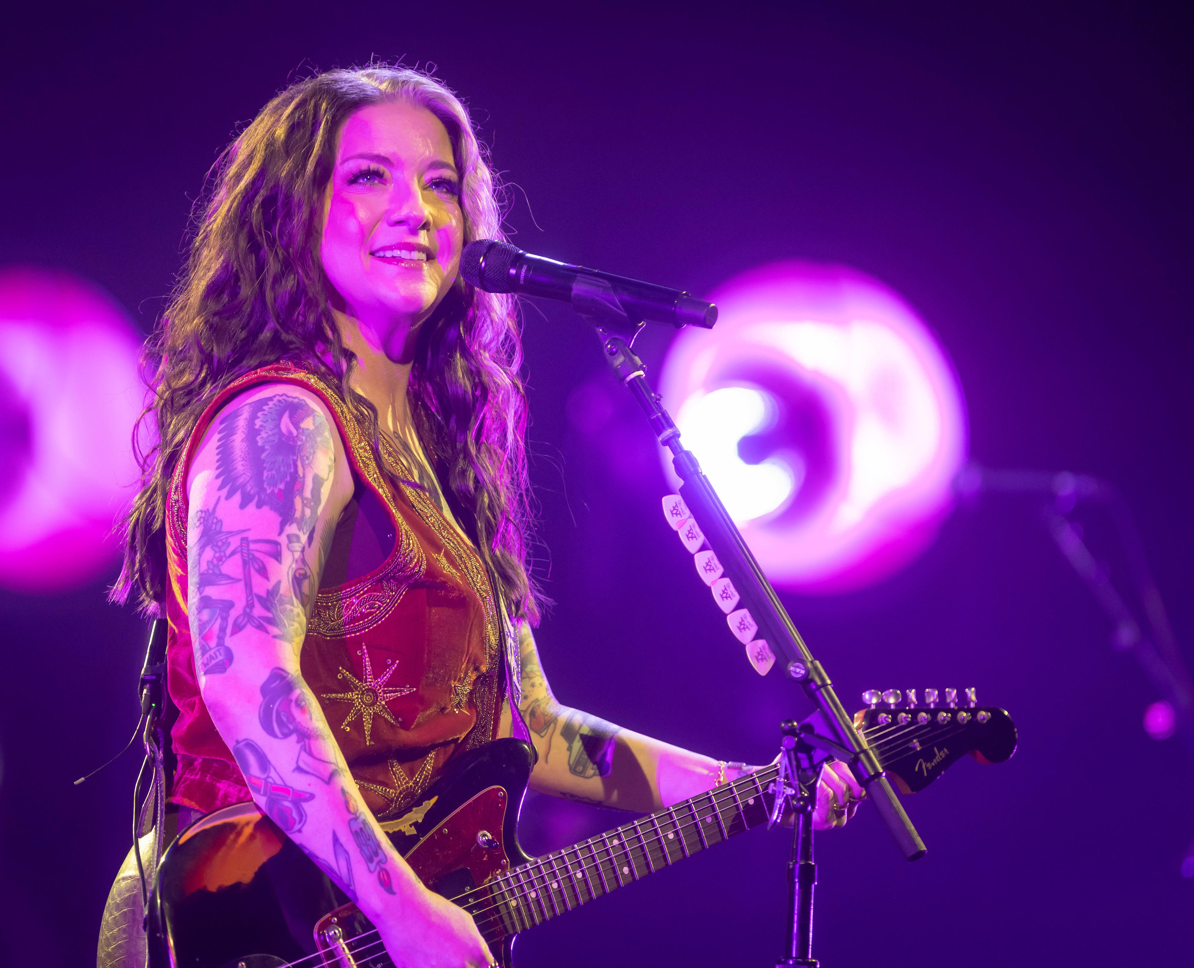 Ashley McBryde plans intimate Neon Steeple shows ahead of album push