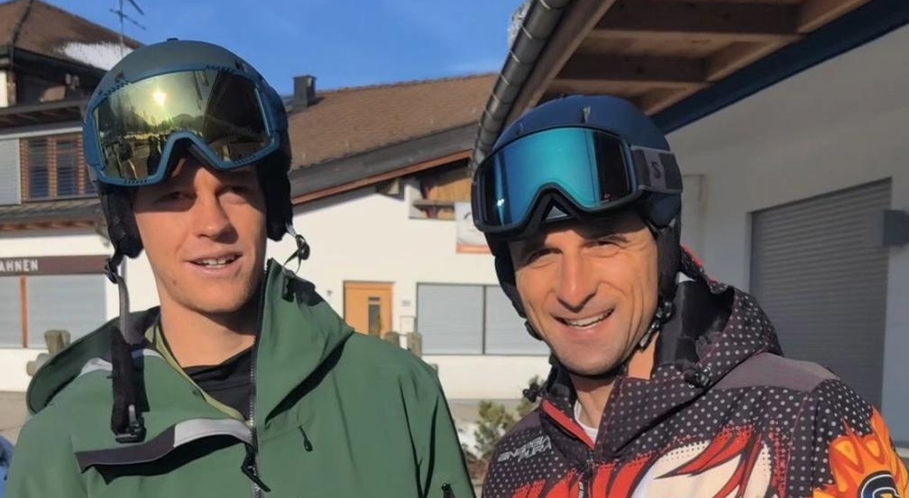 Sinner torna a Sesto Pusteria, la foto con un turista. Striscione per ...