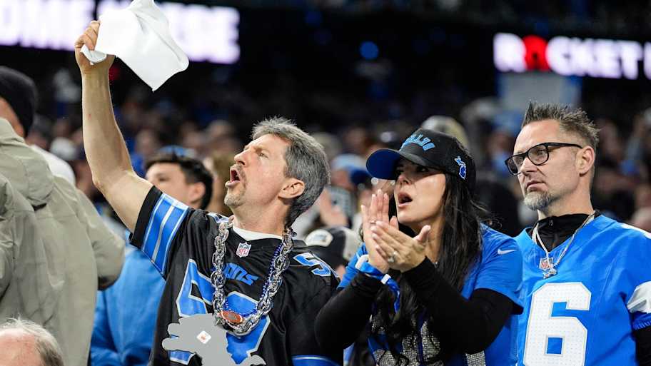 Detroit Lions Honor Andy Isaac With 'Faturday' Big Screen Post