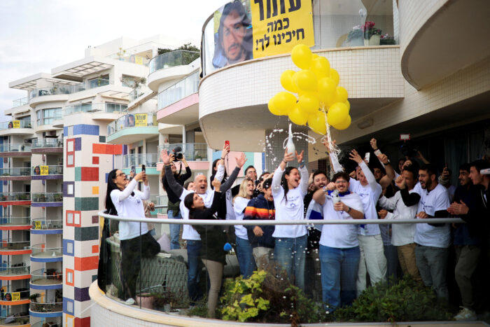 Hamás libera a los seis últimos rehenes vivos de la primera fase de alto el fuego en Gaza