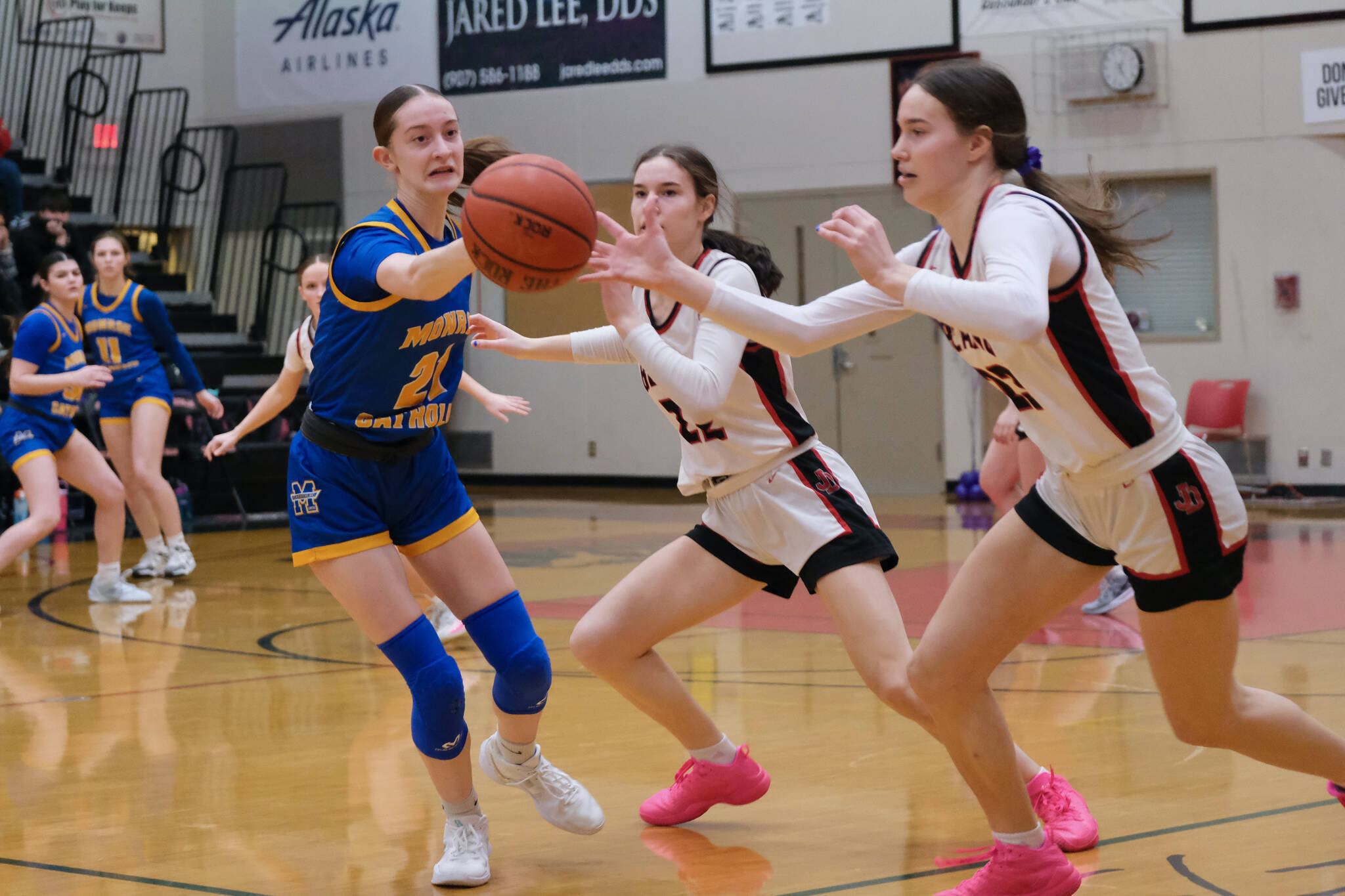 JDHS basketball teams split first games of Monroe series as ...