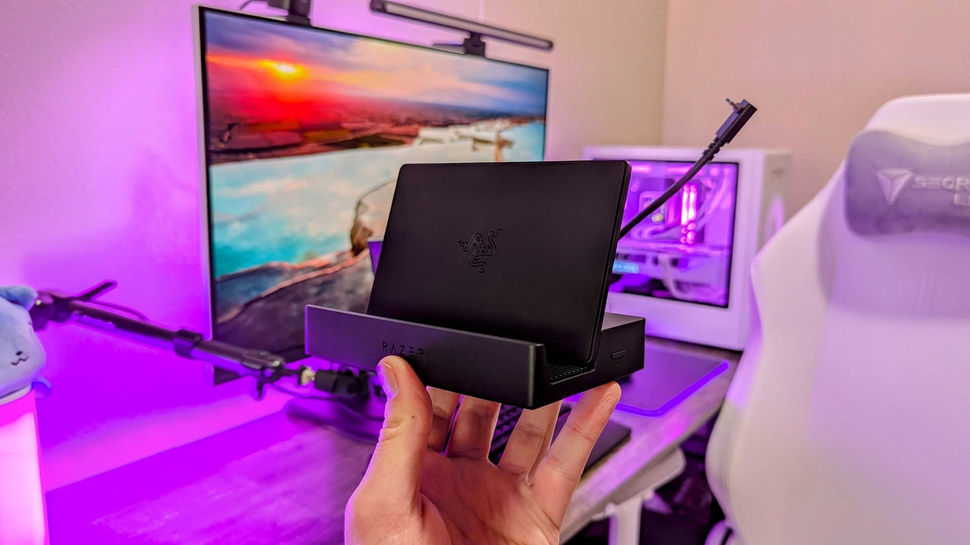 The Razer Handheld Dock gives me more ways to play my games, but is it ...