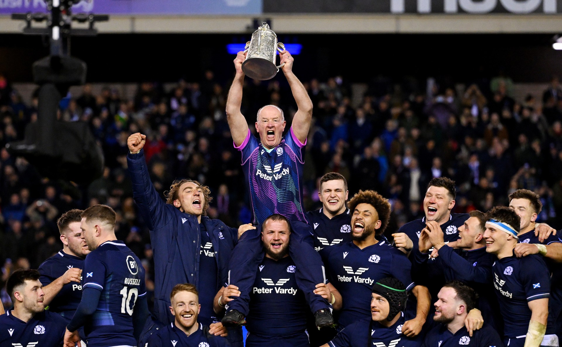 What is the Calcutta Cup and have England or Scotland won it the most?