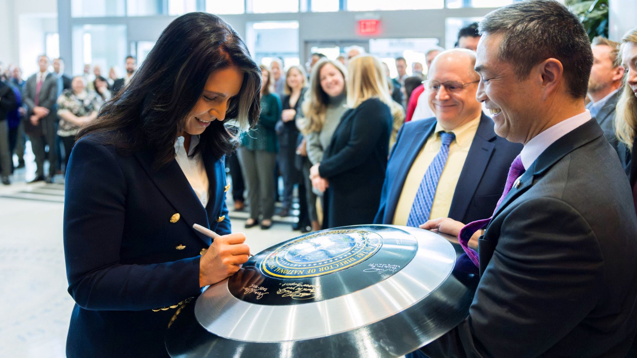 Tulsi Gabbard welcomed with 'real-life Captain America shield' at DNI ...