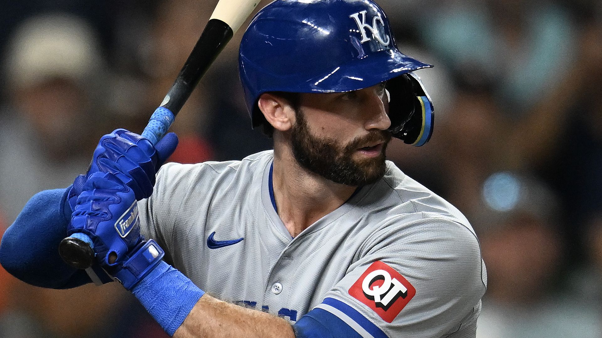 Royals rally to defeat Doddgers 11-10