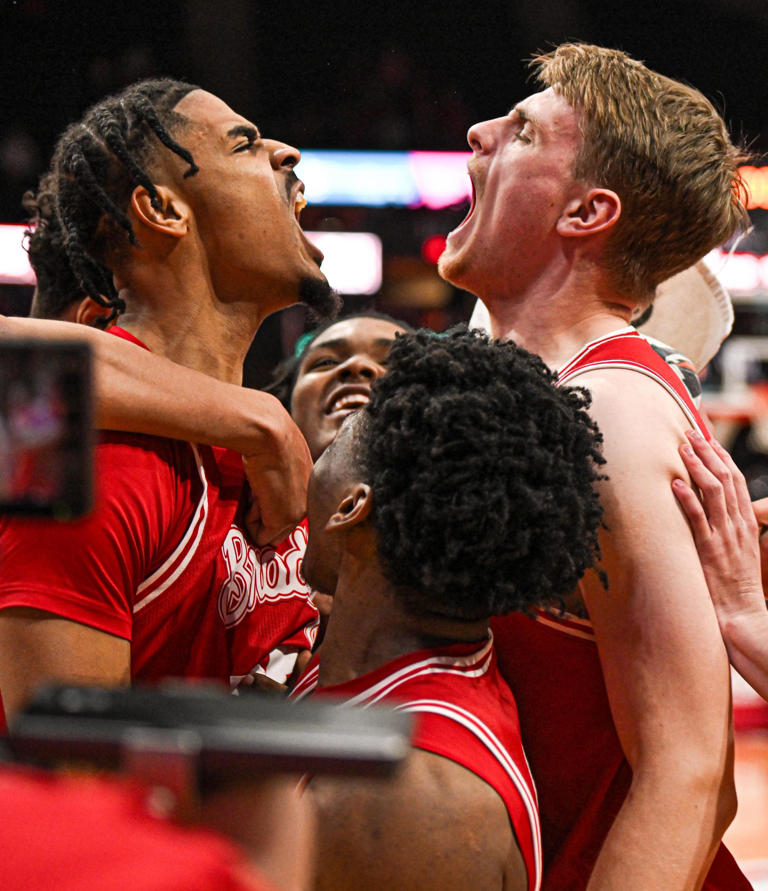 Bradley basketball vs Murray State: Braves rally from 16 down, force ...