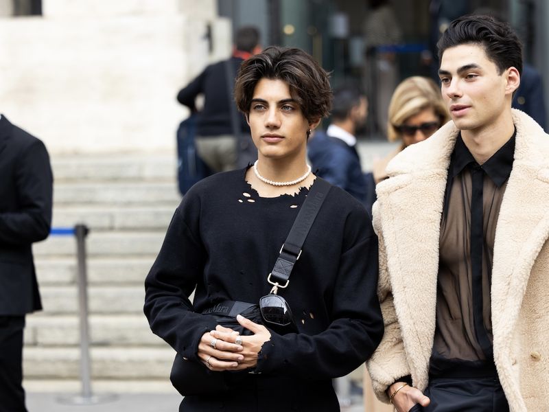 Für Männer unter 1,80 Meter: Die perfekte Jeans gibt es 2025 bei Cos