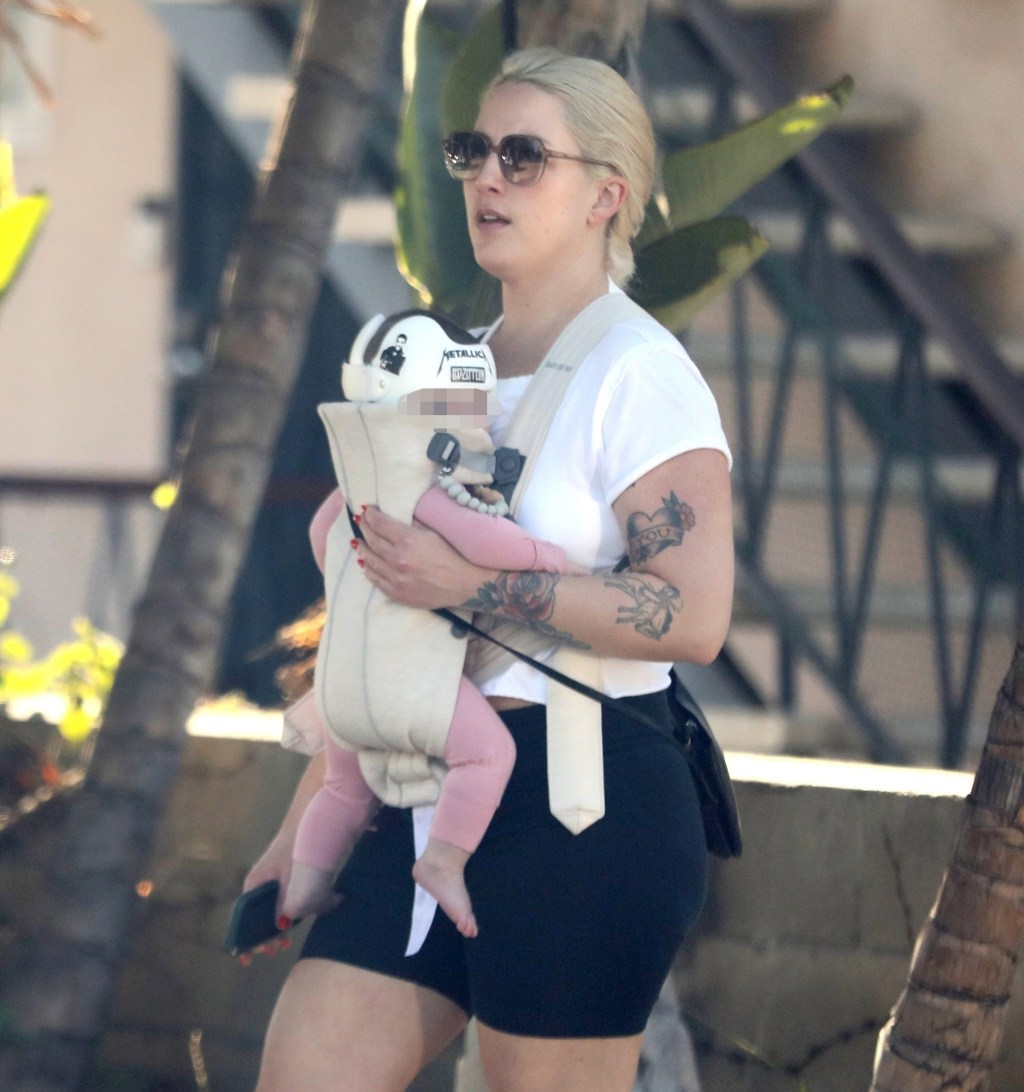 Dave Grohl’s baby mama Jennifer Young is a horror movie producer who ...