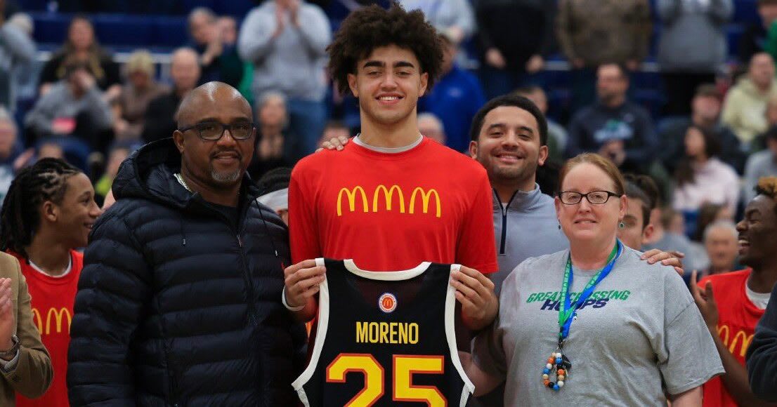 Malachi Moreno receives McDonald’s All-American jersey on Senior Night
