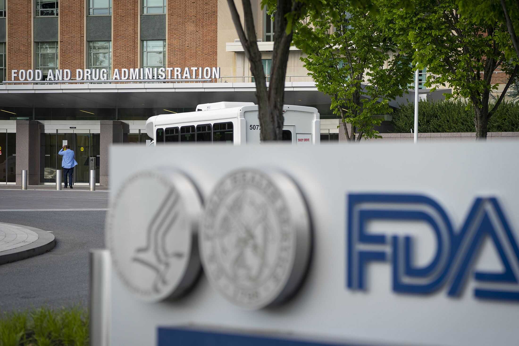 FDA Begins to Rescind Firings, Calls Some Employees Back to Work