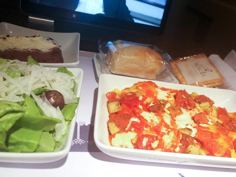 I flew American Airlines premium economy — here’s what you actually get ...