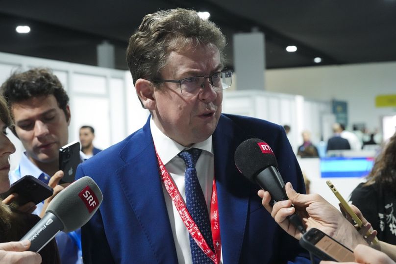 Los políticos populistas suizos exigen la salida del Acuerdo de París ...