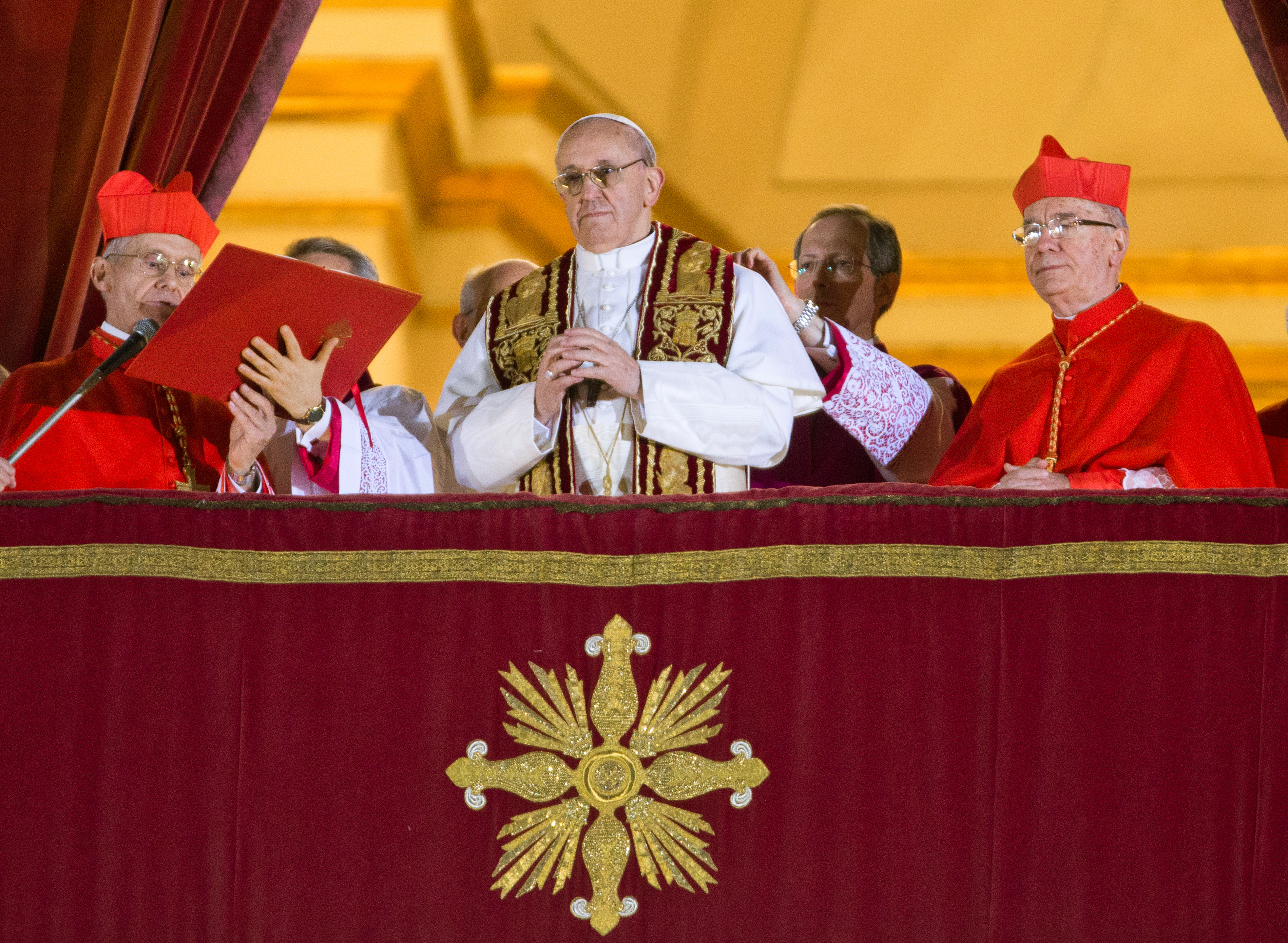 Pope Francis in 'critical condition' after 'prolonged asthma-like ...