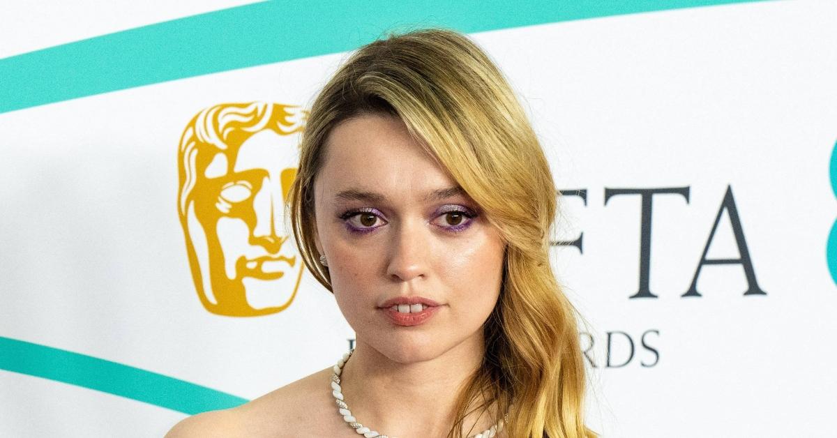 'White Lotus' Aimee Lou Wood Knows Her Teeth Tell a Story — "No ...